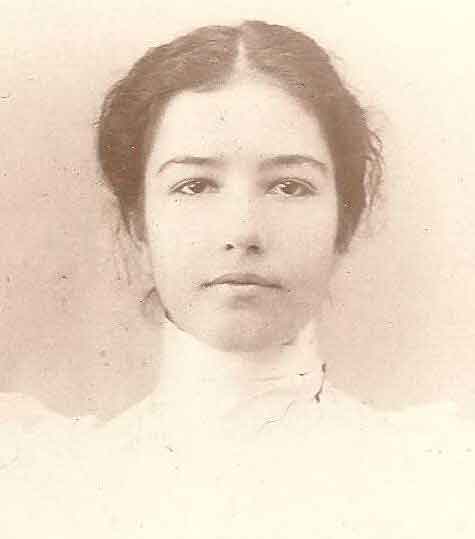 Photos: Moore, Runie Mable (Striker): Our Family History